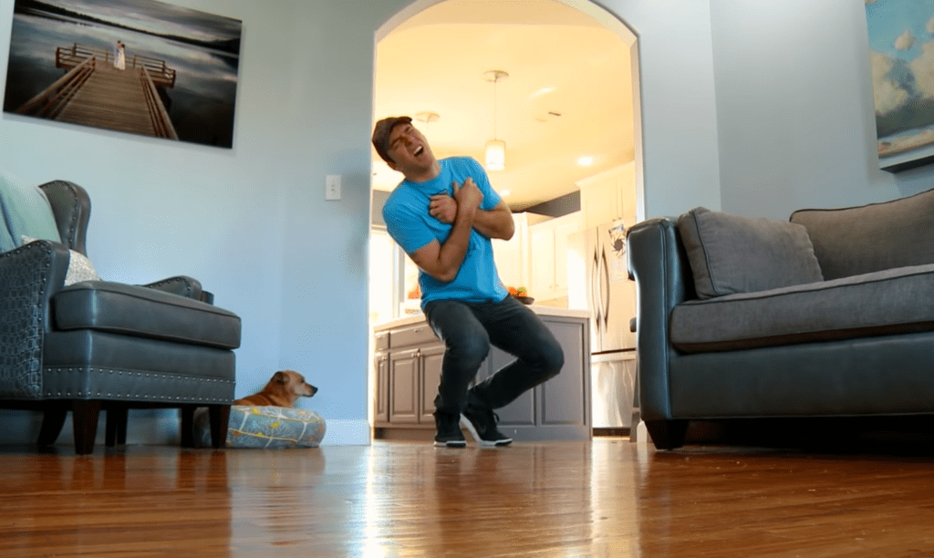 Owner fakes death in front of his dog to see her reaction