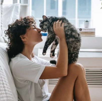 Deaf cat creates her own unique meow